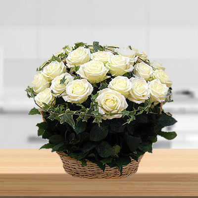 Buy White Roses Basket Online | Send White Roses Bouquet in India ...